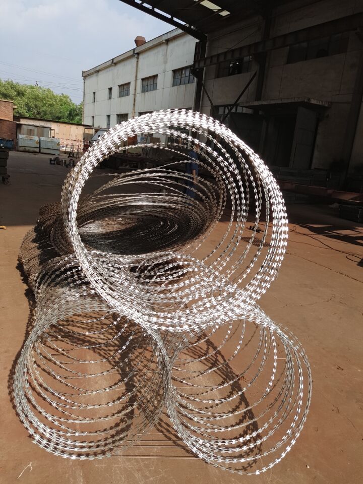 Razor Wire Fencing Barrier - Hebei Zhengyang Wire Mesh Products Co., Ltd.